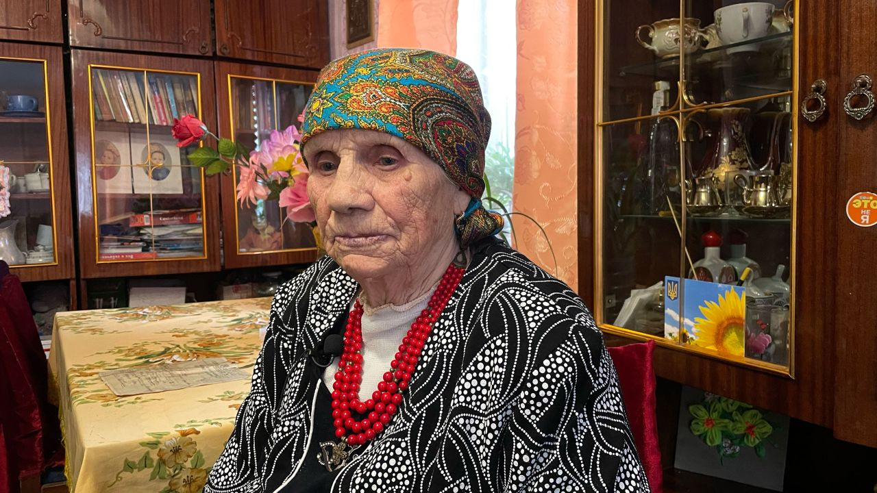 This 102-year-old Ukrainian survived Stalin’s forced famine. Now she is ...