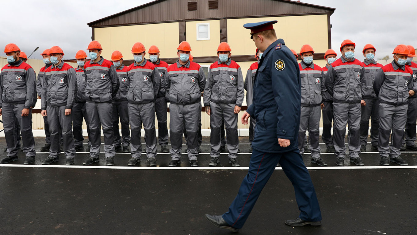 Russian Prison Boss Offers Inmate Labor to Boost Military Production ...