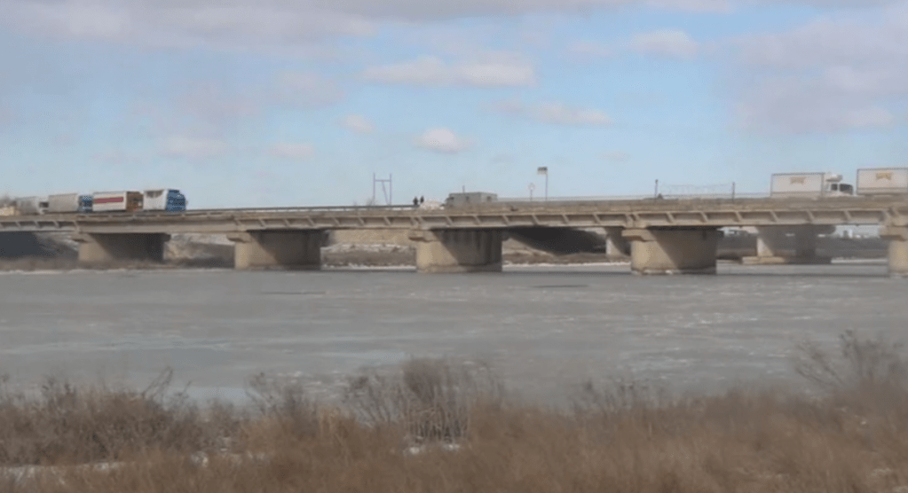 Strike on the Chongar bridge: the Russians are trying to use a ...