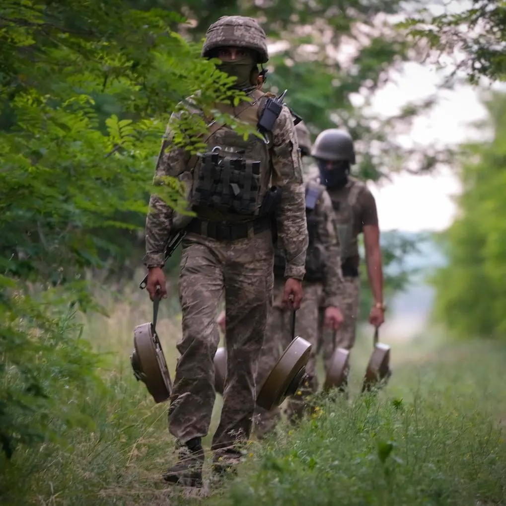 Ukrainian Minefields Are Complicating The New Russian Offensive ...