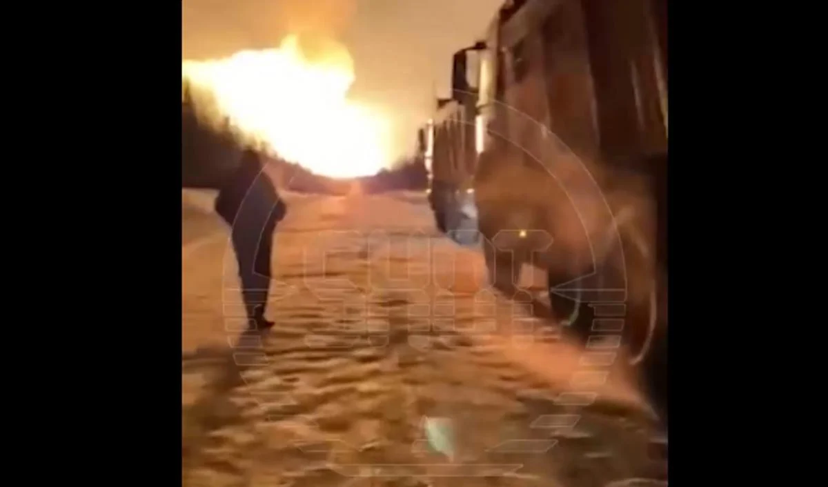 Visible from kilometers away: a powerful fire broke out on a gas ...