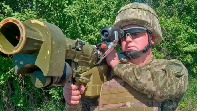 Soldier downs two Russian missiles using Igla man-portable air defence ...