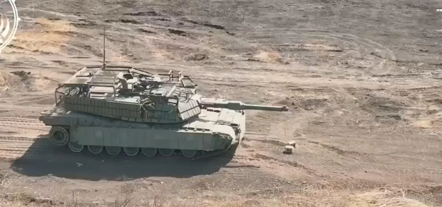 Ukraine’s Up-Armored, Drone-Jamming M-1A1 Abrams Tanks Are The Ultimate ...