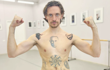 Artist With Three Tattoos Of Putin Fleeing Russia – Ukraine Today .org