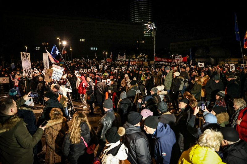 “We are not a Russian rag”: Thousands of people Protest against Prime ...