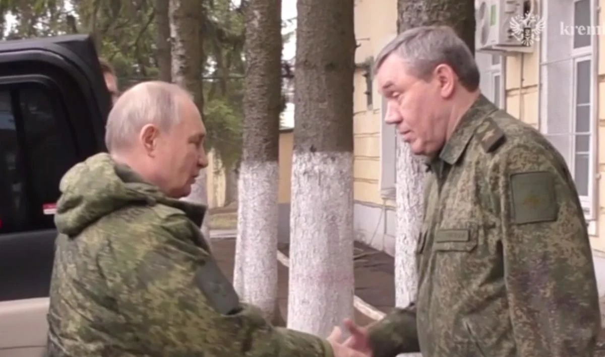 Putin arrived in Kursk region in military uniform and made a number of ...