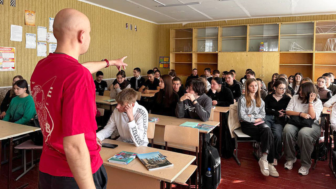 In Occupied Ukraine, the Kremlin Is Grooming the Next Generation of Pro ...