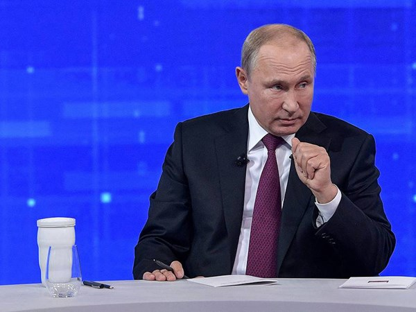 Putin dodges Indian journalists’ question on why he is bombing Russian ...