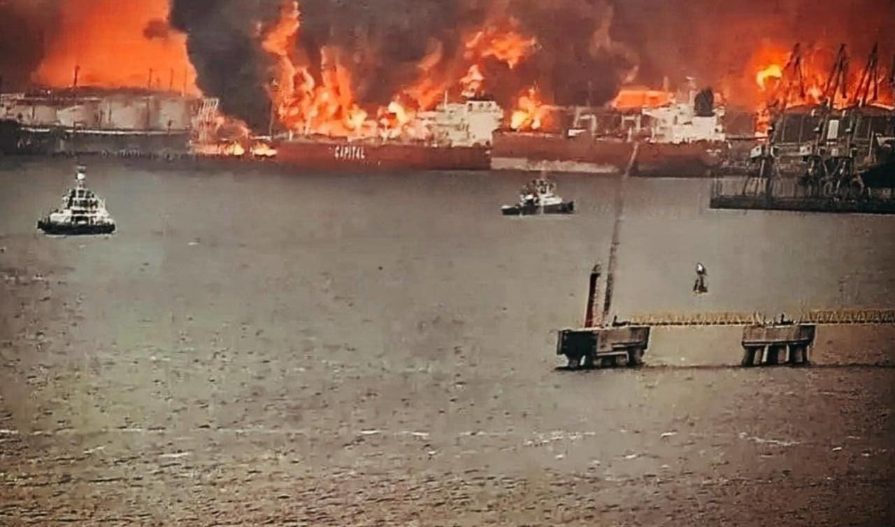 The entire port is ablaze: Ust-Luga oil terminal is engulfed in flames ...